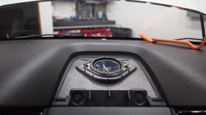 Ford Taurus Audio Upgrade Steals the SHO!