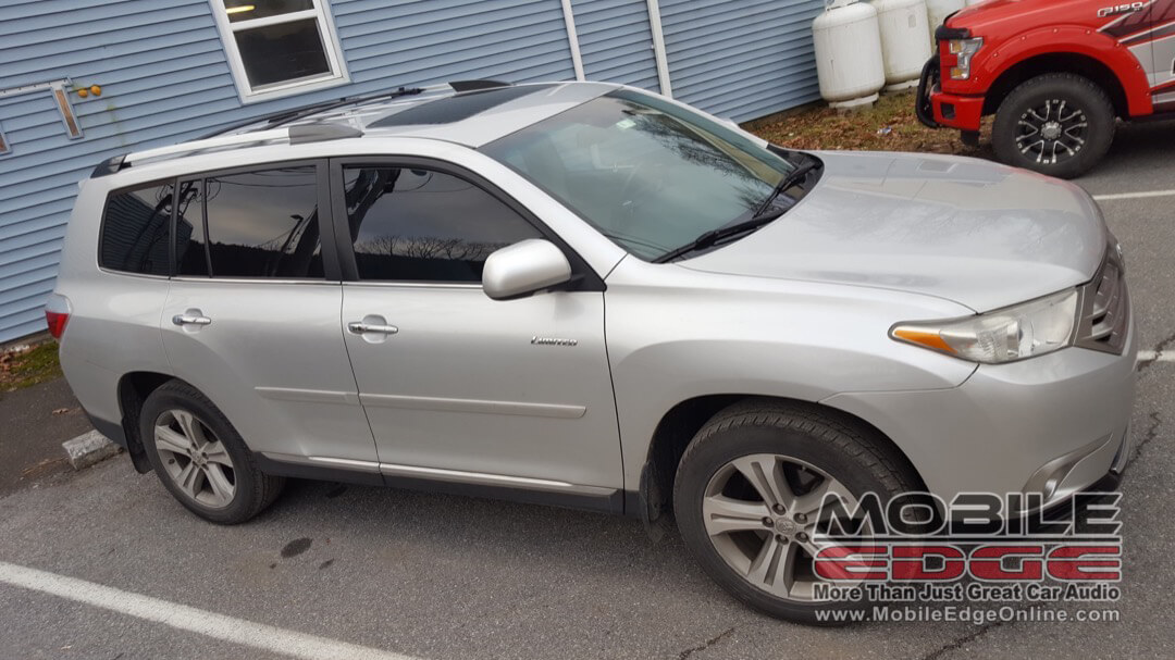 2012 Toyota Highlander Gets Family Trip Video Headrest Upgrade
