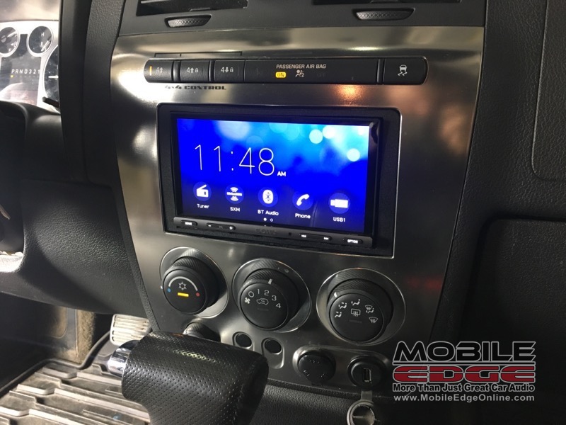 2006 Hummer H3 Gets Sony CarPlay Radio Upgrade