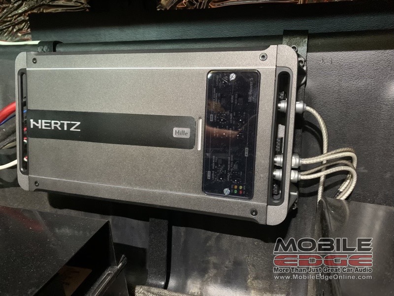 Custom Stereo Upgrade for Northampton Freightliner Coronado