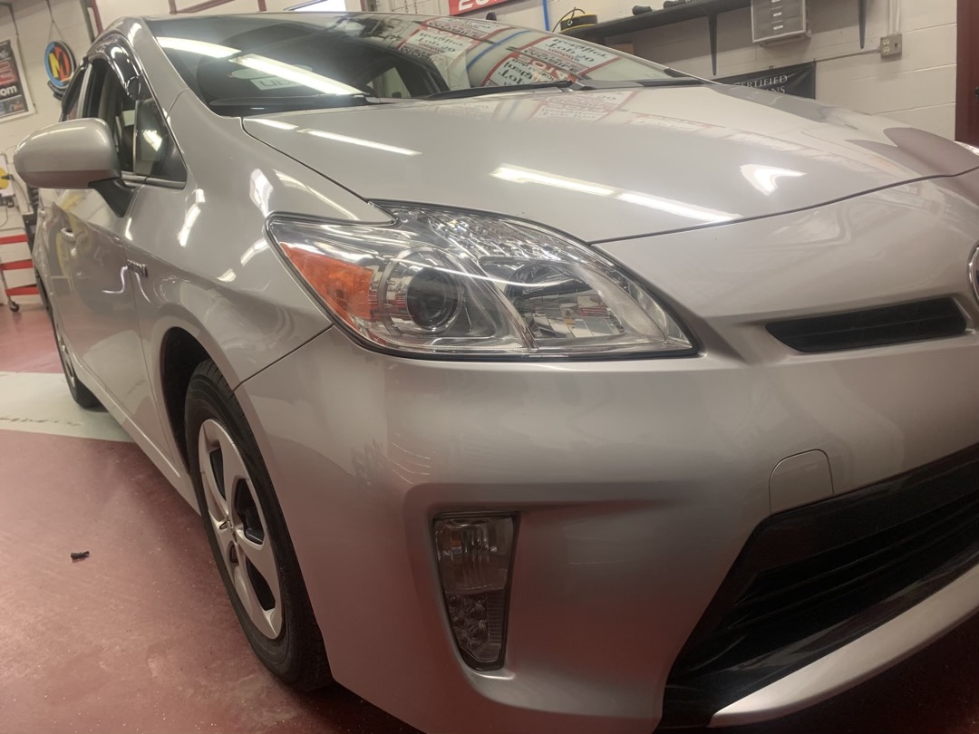 Smartphone Charging Port Addition Provides Power in a 2015 Toyota Prius